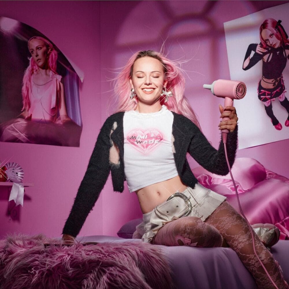 HANNAH DIAMOND SHARES NEW SINGLE “POSTER GIRL” - SCOOPE