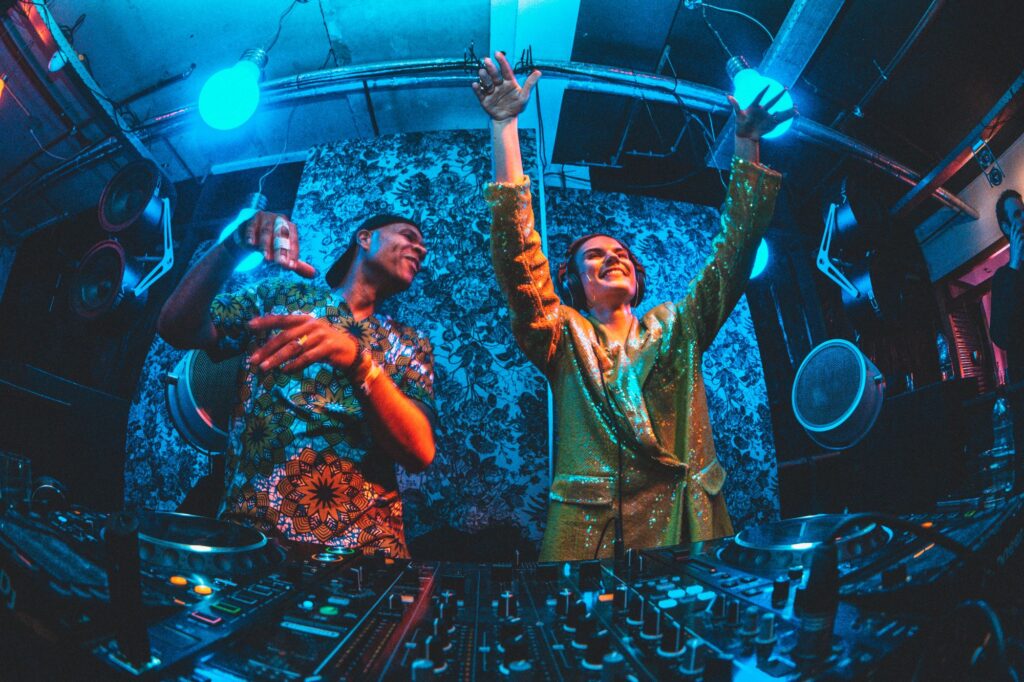 SUNANA TAKE THEIR ‘SUBSCRIBE TO THE VIBE’ RADIO SHOW INTERNATIONAL - SCOOPE